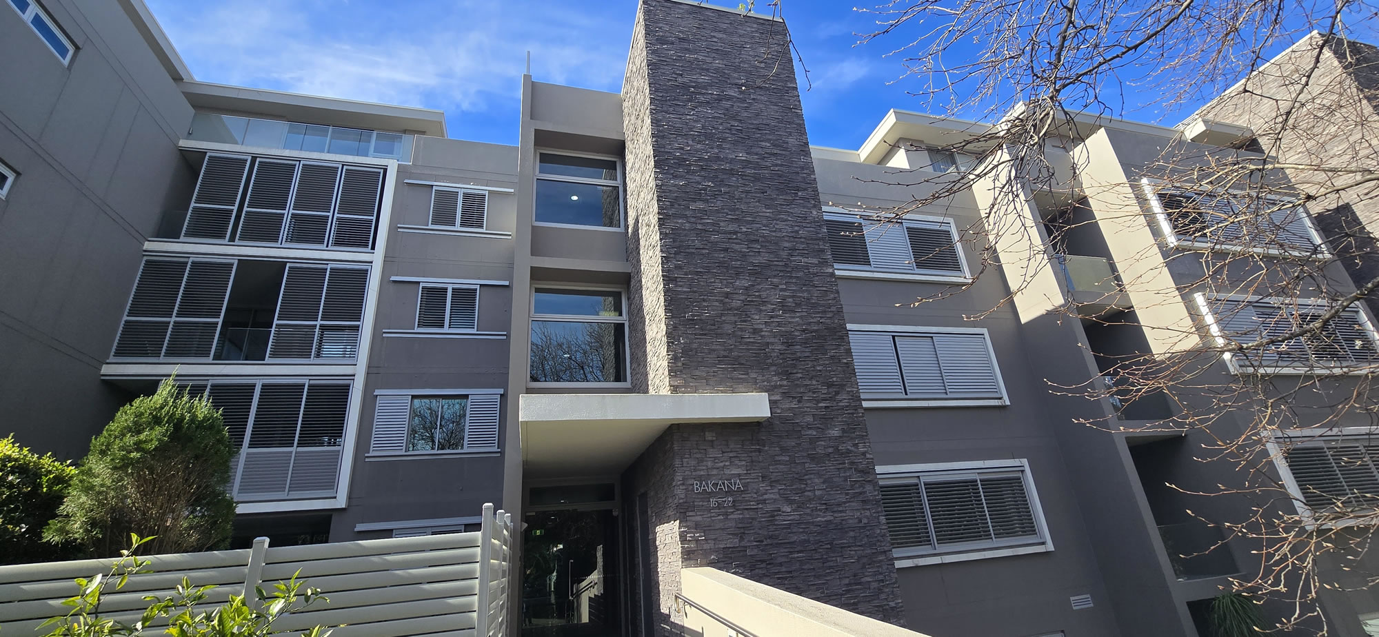 Epoxy resin solutions for smarter, stronger facades